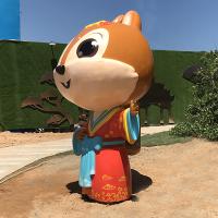 China Anime Squirrel Fiberglass Garden Statues Modern Large Public Art Custom Polished for sale