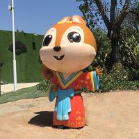China Anime Squirrel Fiberglass Garden Statues Modern Large Public Art Custom Polished for sale