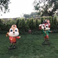 China Colorful Fiberglass Garden Statues / Decoration Resin Funny Squirrel Statue 120cm for sale