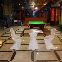 China Modern Fiberglass Diamond Shaped Chair Table 80*80*60cm For Office Dining Garden ISO9001 for sale