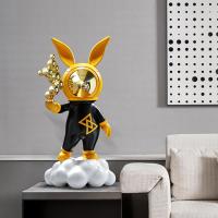 China Handmade Resin Rabbit Statues Lifelike Large Fiberglass Animals Hand Carving for sale
