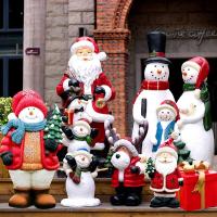 China Realistic Santa Claus Life Size Figures Statue For Christmas for sale