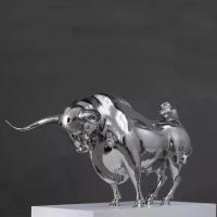 China Handmade Painted Resin Animal Statue / Art Fiberglass Cow Statue Hand Carving for sale