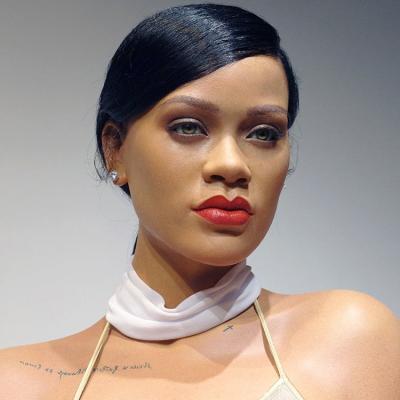China Customized Female Singer Rihanna Wax Figure Make Your Own Wax Sculpture for sale