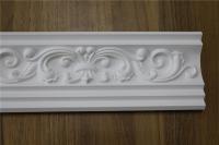 China Lightweight PU Foam Crown Molding with Carved Flowers Decorative Polyurethane Moulding for sale