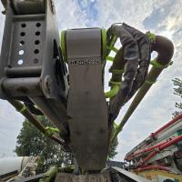 China Sinotruk Chassis Heavy Equipment with Tubeless Tyre Design and Refurbished Pump Components for sale