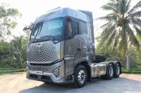 China High Torque CNG Tractor with Air Suspension 6.8x2.5x3.8m and Towing Semi Trailer for sale