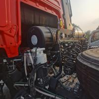China 440HP Shacma Heavy Duty Tractor Truck for Towing Semi Trailer Made of Carbon Steel for sale