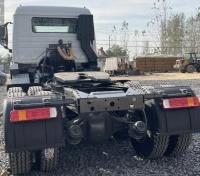 China 6 Months Shacman 400HP Heavy Duty Tractor with Air Suspension Driver Seat and ≤5 Seats for sale