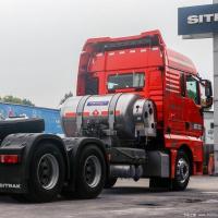 China Towing Semi Trailer 6X4 Heavy Duty Shacman Truck with 1000L Fuel Tank and Seats ≤5 for sale