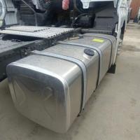 China Manual Transmission Euro 5 Sturdy Diesel Tractor Truck for Agricultural Applications for sale