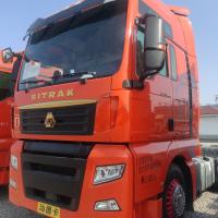 China Fuel-Saving Diesel Tractor Truck for Long Distance Transportation Affordable Shipping for sale