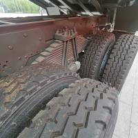 China Customized Sinotruk Chassis Dump Truck with Tubeless Tire Design and Power Assistance for sale