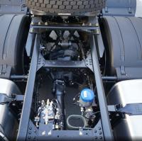 China Euro 5 Heavy Duty Tractor Trailer with Air Suspension Seat and Carbon Steel Cargo Box for sale