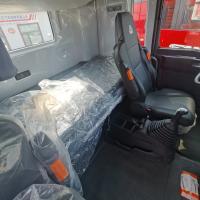 China Tubeless Tire Design Used Heavy Duty CNG Tractor for Long Distance Towing for sale