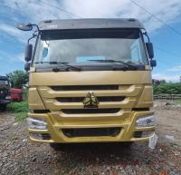 China Affordable HOWO Tractor Truck with 600L Fuel Tank Customized Towing Semi Trailer for sale