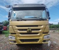 China 400L Fuel Tank HOWO Tractor Truck for Towing Semi Trailer Diesel Engine Capacity＞8L for sale