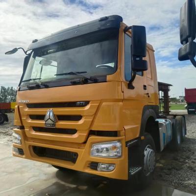 China Heavy Duty Towing 2024 Sinotruck 6X4 Tractor with 1000L Fuel Tank and Tubeless Tire Design for sale