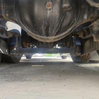 China Diesel Heavy Truck Delong X6000 1000L Fuel Tank Towing Semi Trailer with 5 Seats for sale