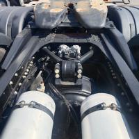 China Dongfeng Delong X6000 1000L 4X2 Diesel Tractor Truck with Heavy Duty Air Suspension Seat for sale