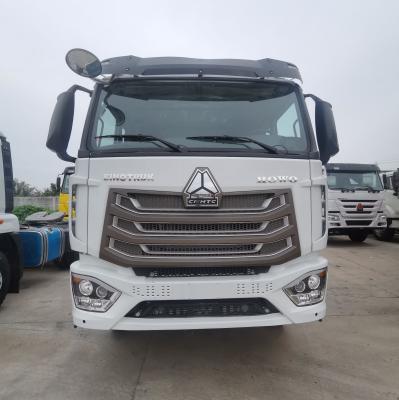 China 1000L Fuel Tank Semi Trailer Towing Sinotruck Trailer Truck with Customization Option for sale