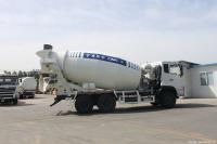 China 6x4 Sinotruk Chassis Hydraulic Steering Concrete Mixer Truck for Large-Scale Projects for sale