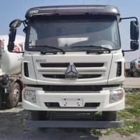China Manual Transmission Sinotruk Hydraulic Concrete Mixer Truck 8 Displacement for Building for sale