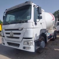 China Manual Transmission Type Sinotruk Cement Mixer Truck for Heavy Duty Construction Needs for sale