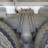China Manual Transmission Type Sinotruk Cement Mixer Truck for Heavy Duty Construction Needs for sale
