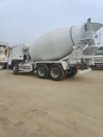 China Customized Sinotruk Chassis Hydraulic Steering Mixer Truck with Power Assistance and Tyre for sale
