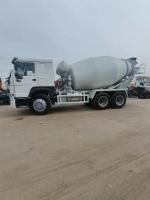 China Customized Sinotruk Chassis Hydraulic Steering Mixer Truck with Power Assistance and Tyre for sale