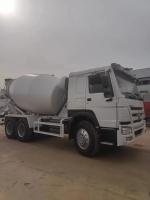 China Customized Sinotruk Chassis Hydraulic Steering Mixer Truck with Power Assistance and Tyre for sale