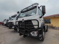 China Second Hand Sinotruk Tractor Truck with Carbon Steel Cargo Box in Good Condition for sale