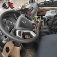 China Second Hand Sinotruk Tractor Truck with Carbon Steel Cargo Box in Good Condition for sale