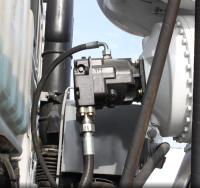China 8 Displacement Hydraulic Steering Agitator Truck with Sinotruk Chassis and Tyres for sale