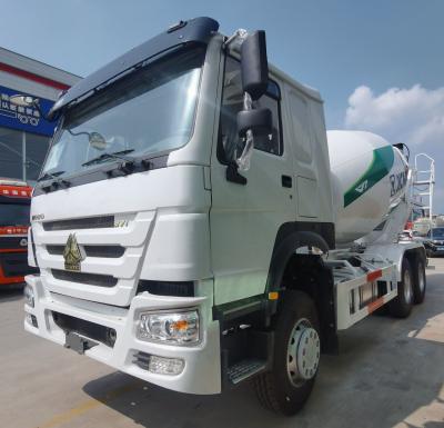 China 1024.00cm * 250.00cm * 345.00cm Heavy Duty Concrete Mixer Truck with Tyres and Hydraulic Steering for sale