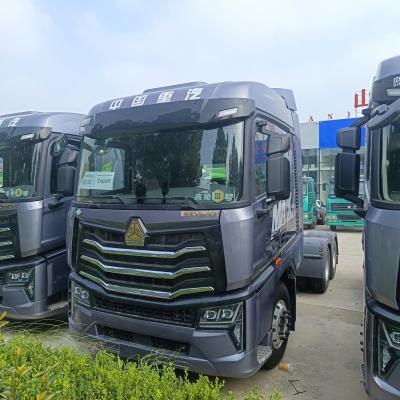 China Front Lifting Style HOWO 6X4 LNG Automatic Transmission Traction Transport Truck with 1 for sale