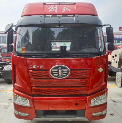 China Customizable FAW J6p Gas 6X4 Tractor Transport Truck with Customization Option for sale