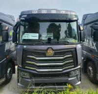China Customized Haowo LNG Traction Truck 6 * 4/4 * 2/6 * 2 580HP to 700HP Transport Truck for sale