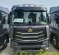 China Customization 2024 Light HOWO LNG Gas Traction Truck 6 * 4/4 * 2/6 * 2 480HP to 700HP for sale