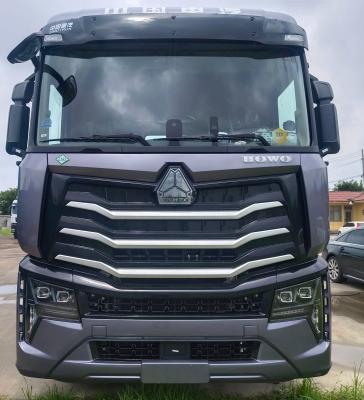 China 2024 Heavy Duty National HOWO 336/371/540HP 6X4/4X4 10/8 Wheel Traction Truck Head Truck Seats ≤5 for sale