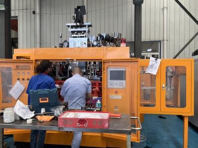 China 4 Cavity Automatic Extrusion Blow Molding Machine For HDPE LDPE PP for sale