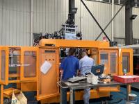 China HDPE LDPE PP Extrusion Blow Molding Machine For Plastic Milk Bottle for sale