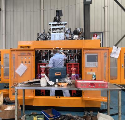 China Perfect Automatic Extrusion Blow Molding Machine For Plastic Milk Bottles for sale