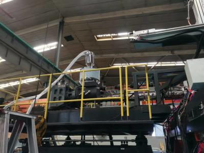 China Triple Parison Control Servo System Blow Molding Machine For 15L D Type IML Beverage Bottle for sale