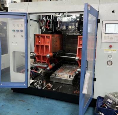 China 10L Plastic Bottle Extrusion Blow Molding Equipment | 90kg/h HDPE Plasticizing for sale
