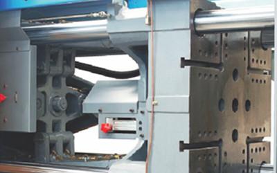 China Thermoplastic PE Injection Molding Machine , Injection Moulding Machine MZ320MD for sale