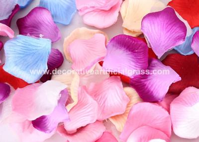 China Silk Polyester Fabrics Bulk Silk Artificial Flower Petals 3.5*3.5cm for sale