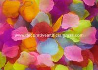 China Silk Polyester Fabrics Bulk Silk Artificial Flower Petals 3.5*3.5cm for sale
