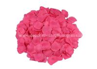China Romantic Love Artificial Satin Rose Petals For Decoration OEM ODM for sale